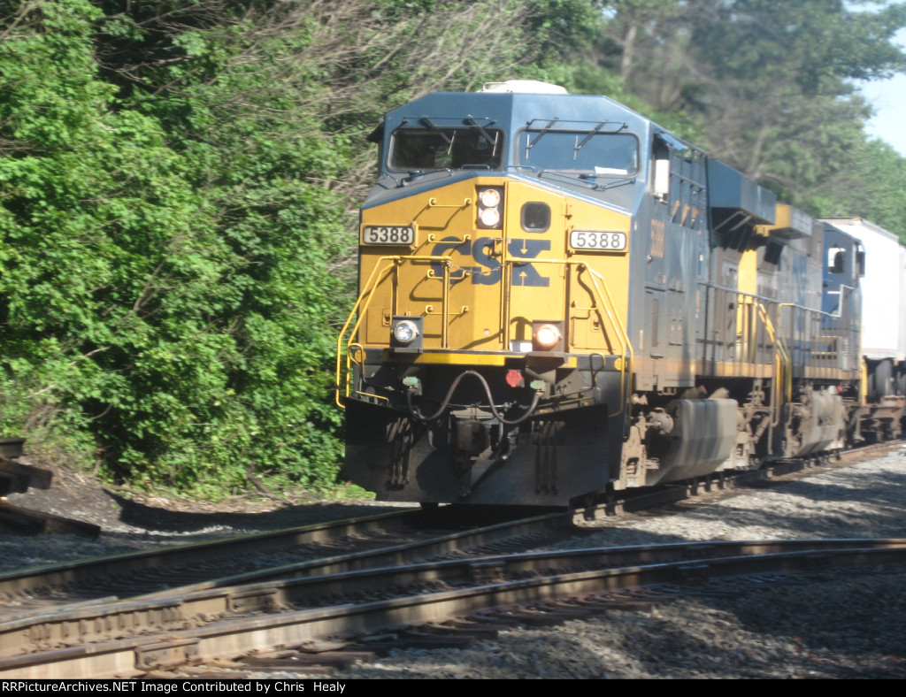 CSX Q110 flying by CP22